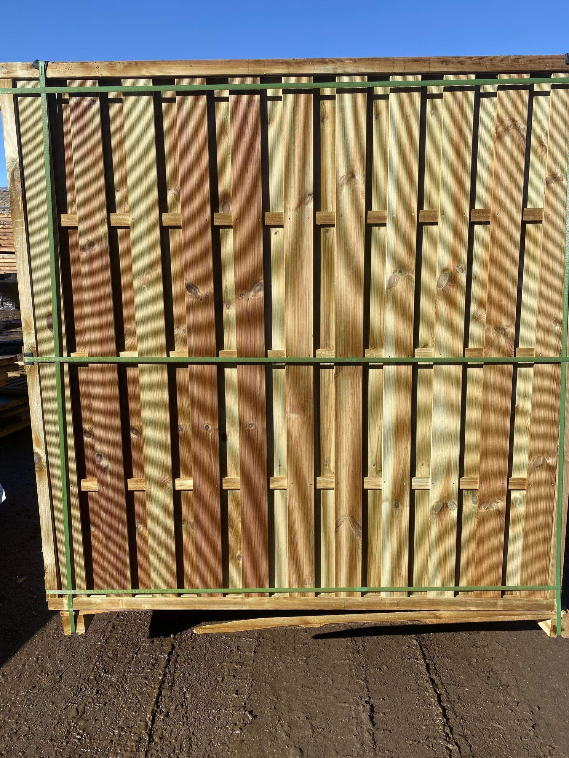 Square Horizontal Fencing - Sleepers and Scaffold Boards